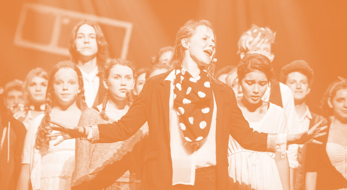 apply-contnet-BG-orange - Lovewell Institute